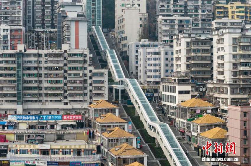 Escada rolante com mais de 240 metros de elevação prestes a ser ...